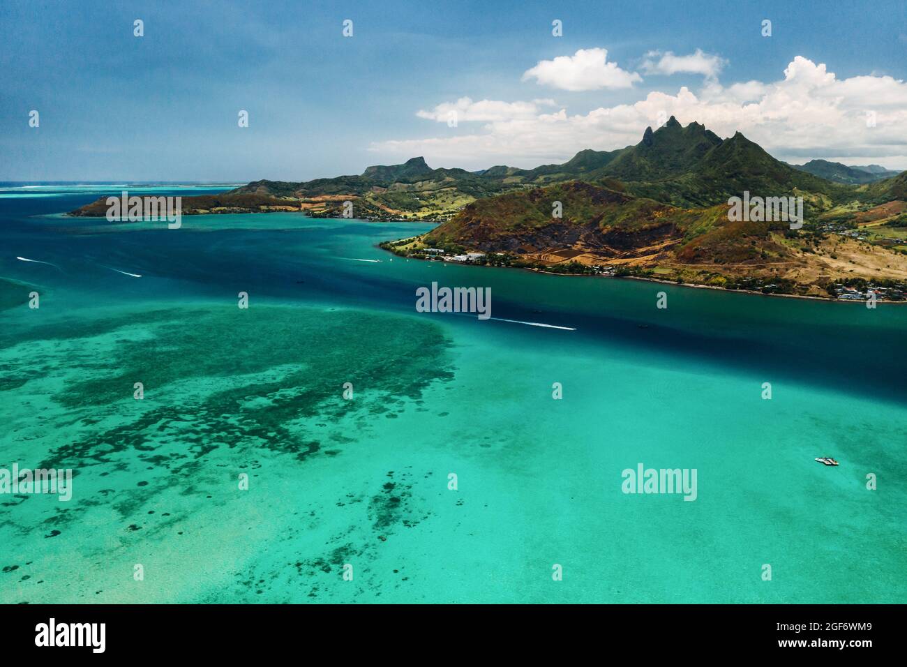 The view from the bird's eye view on the coast of Mauritius. Amazing ...