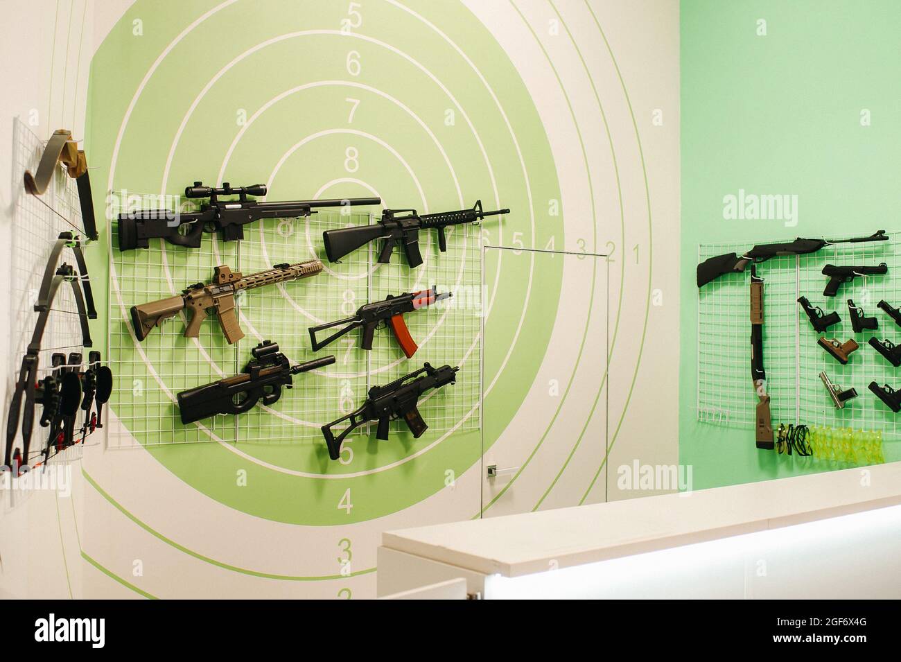 Pistol crossbow hi-res stock photography and images - Alamy