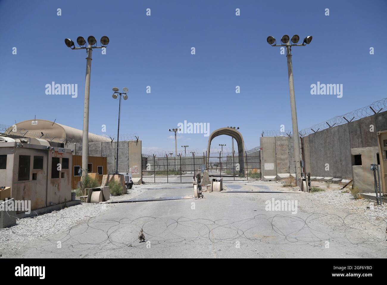 Bagram airfield hi-res stock photography and images - Alamy