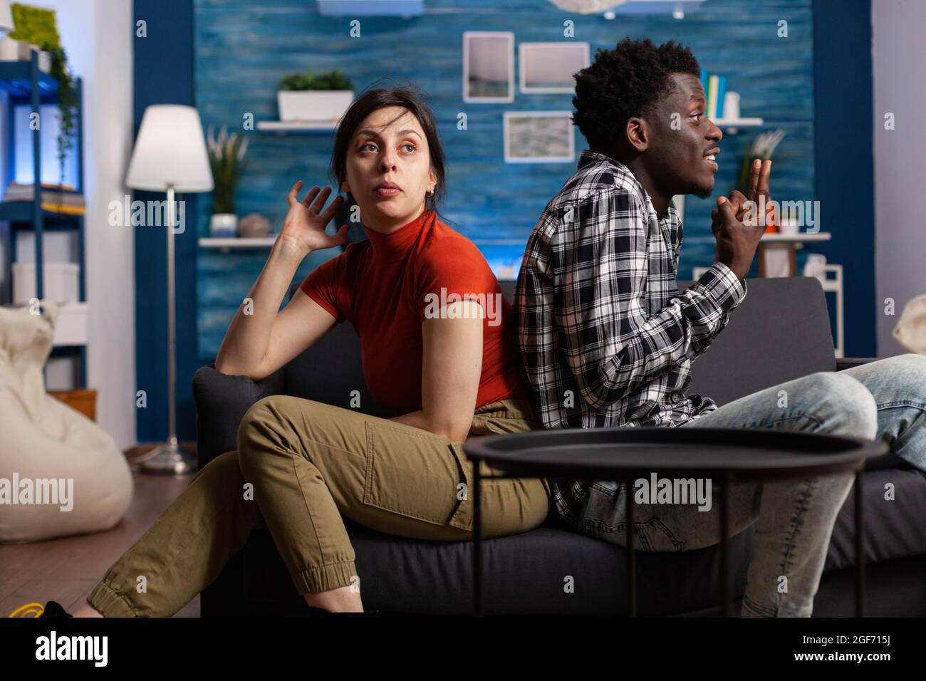 Interracial couple argue hi-res stock photography and images - Alamy