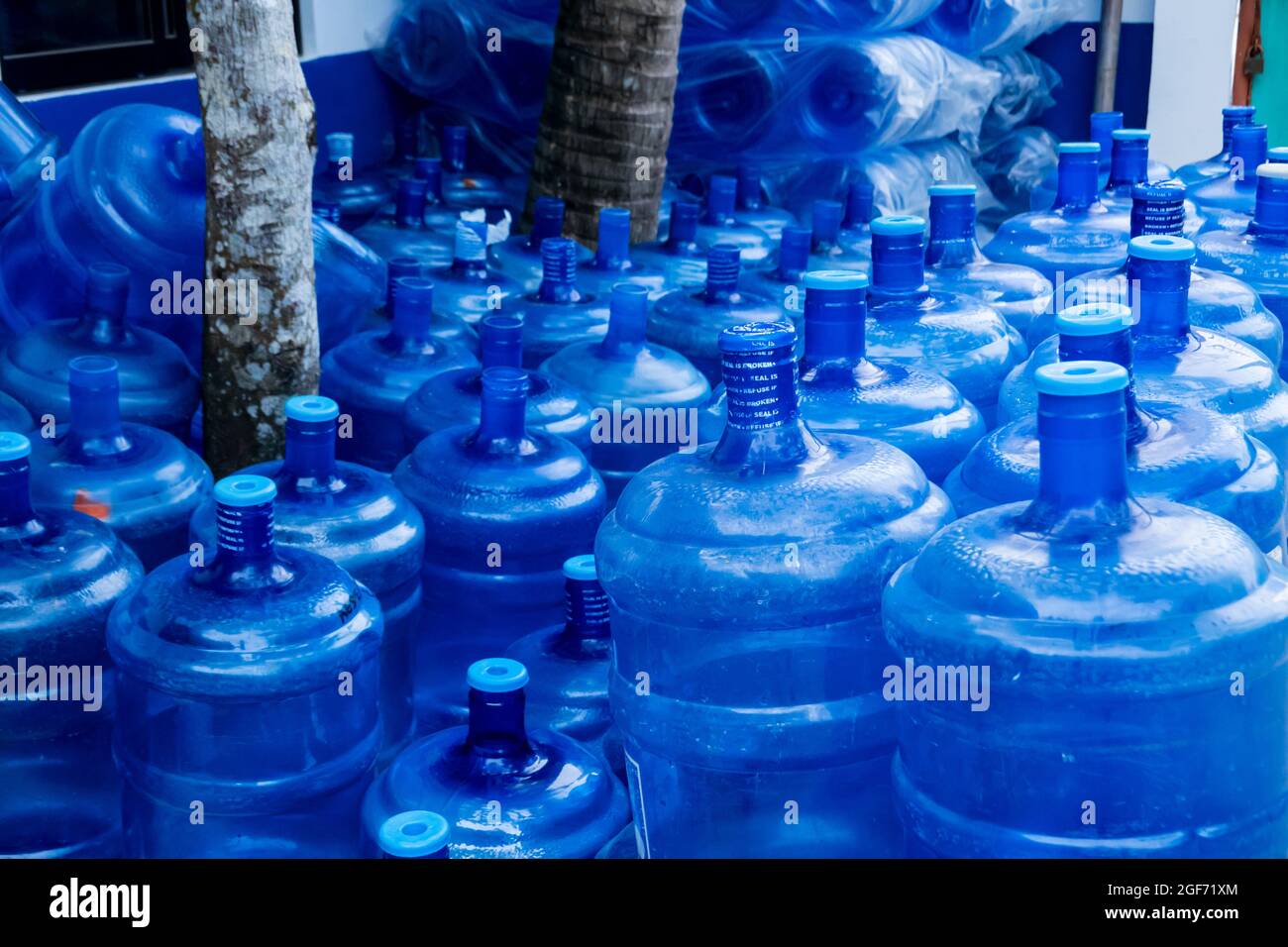 Bottle refilling station hi-res stock photography and images - Alamy