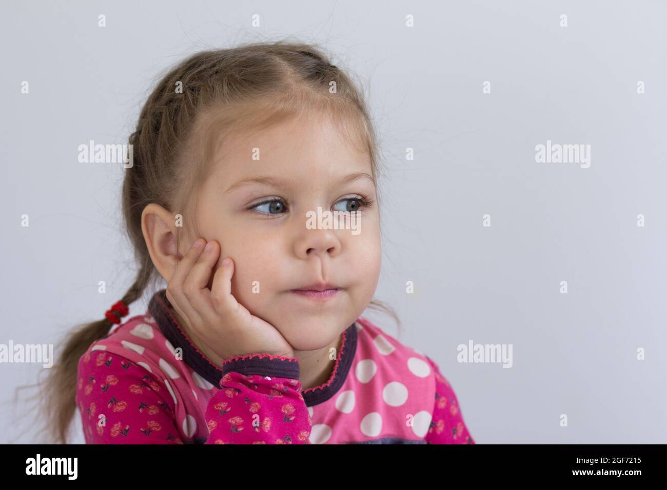 Thoughtful look hi-res stock photography and images - Alamy