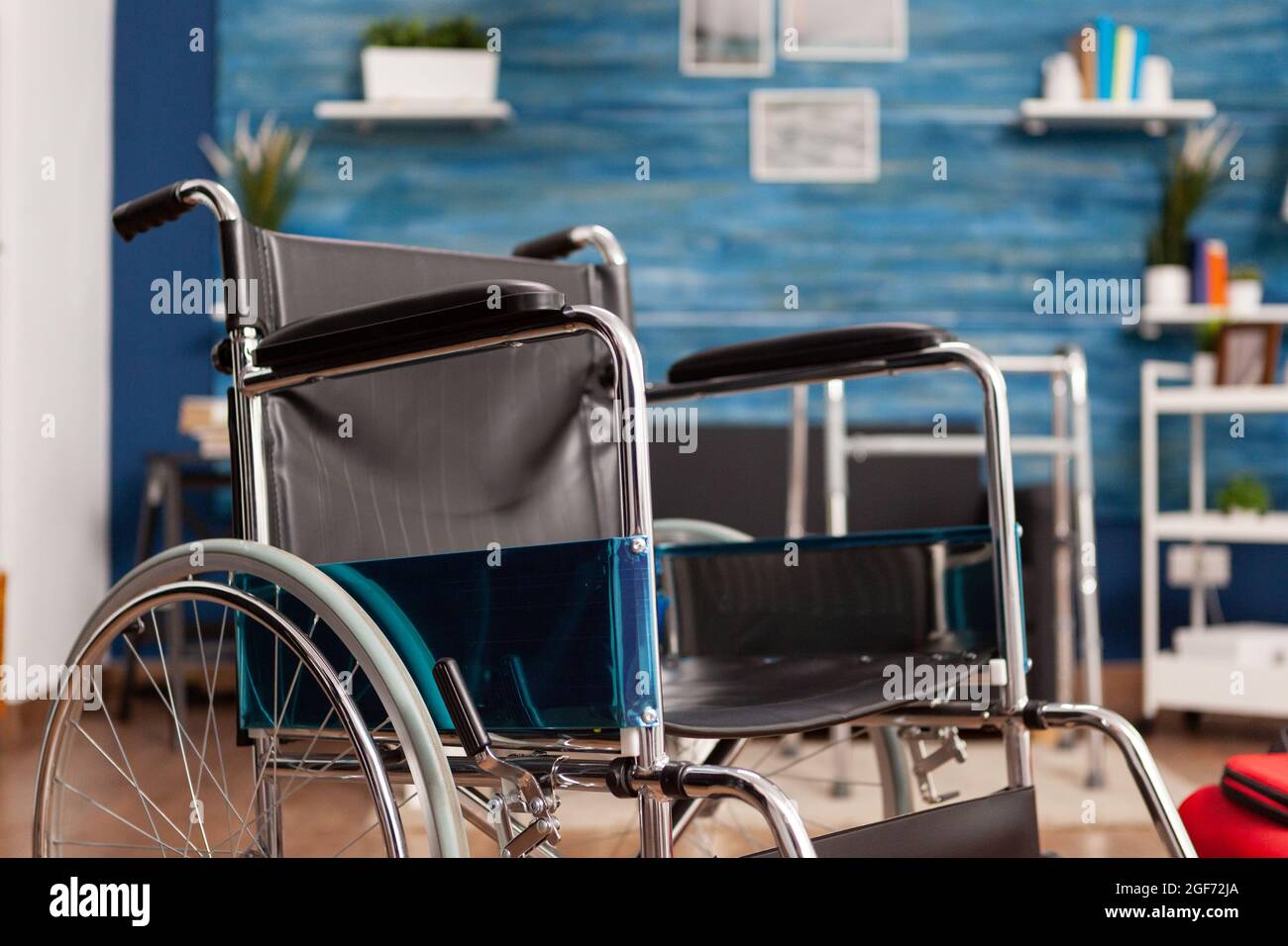 Empty chair therapy hi-res stock photography and images - Alamy