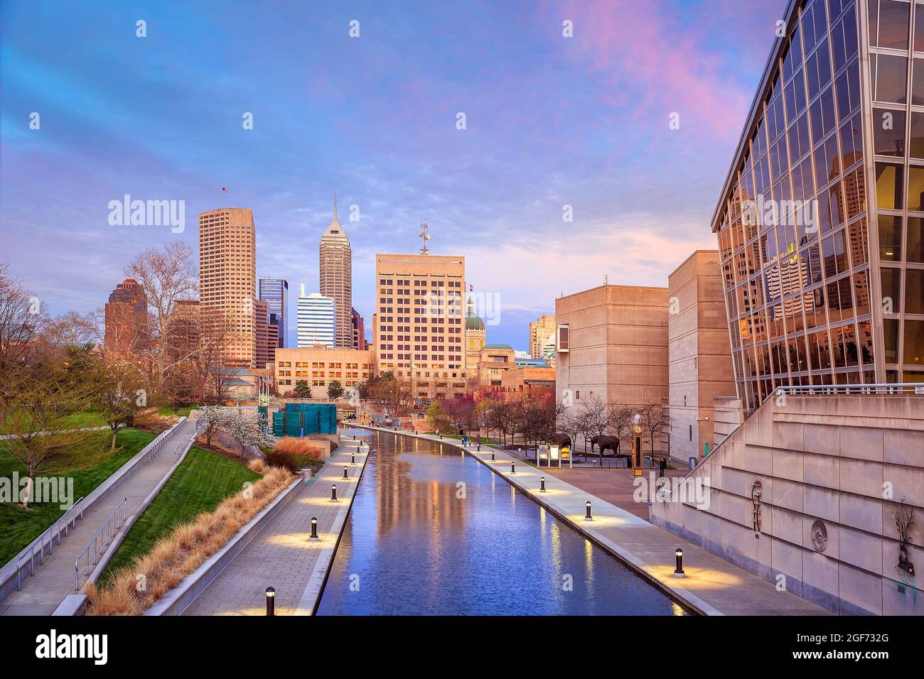Downtown Indianapolis skyline at twilight Stock Photo - Alamy
