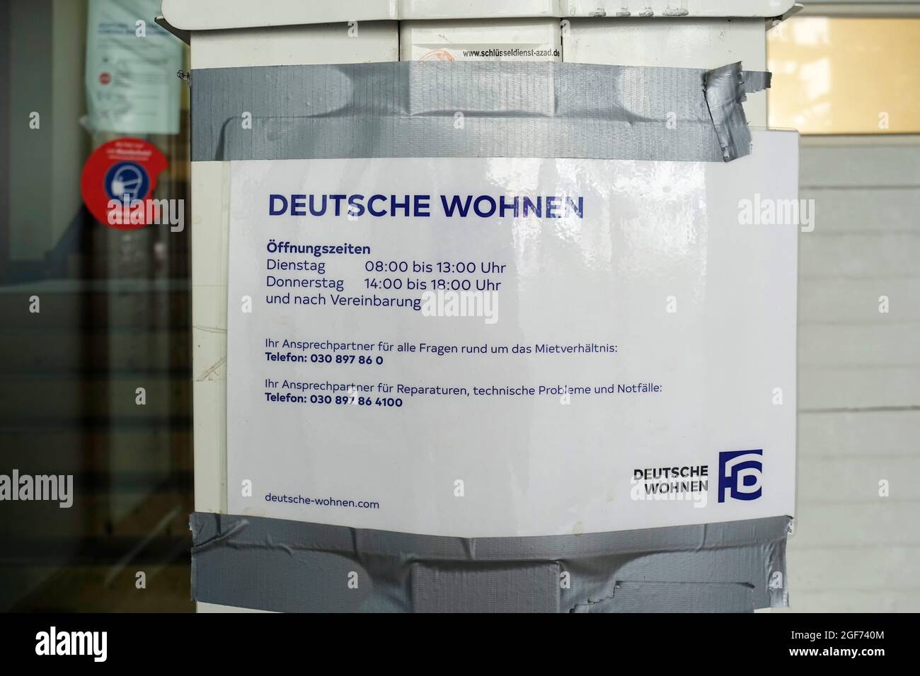 Logo deutsche wohnen hi-res stock photography and images - Alamy
