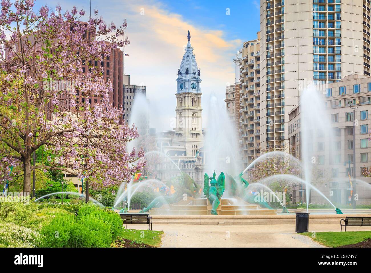 Fountain downtown philadelphia hi-res stock photography and images - Alamy