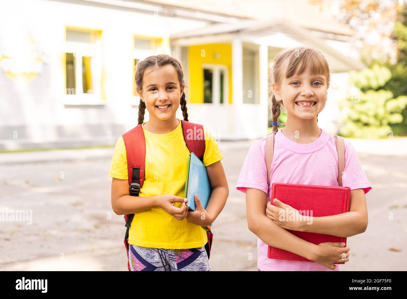 child girl schoolgirl elementary school student Stock Photo - Alamy