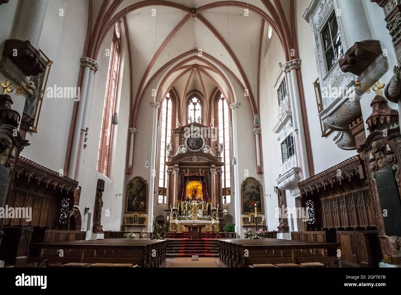 Altar altarpiece hi-res stock photography and images - Alamy