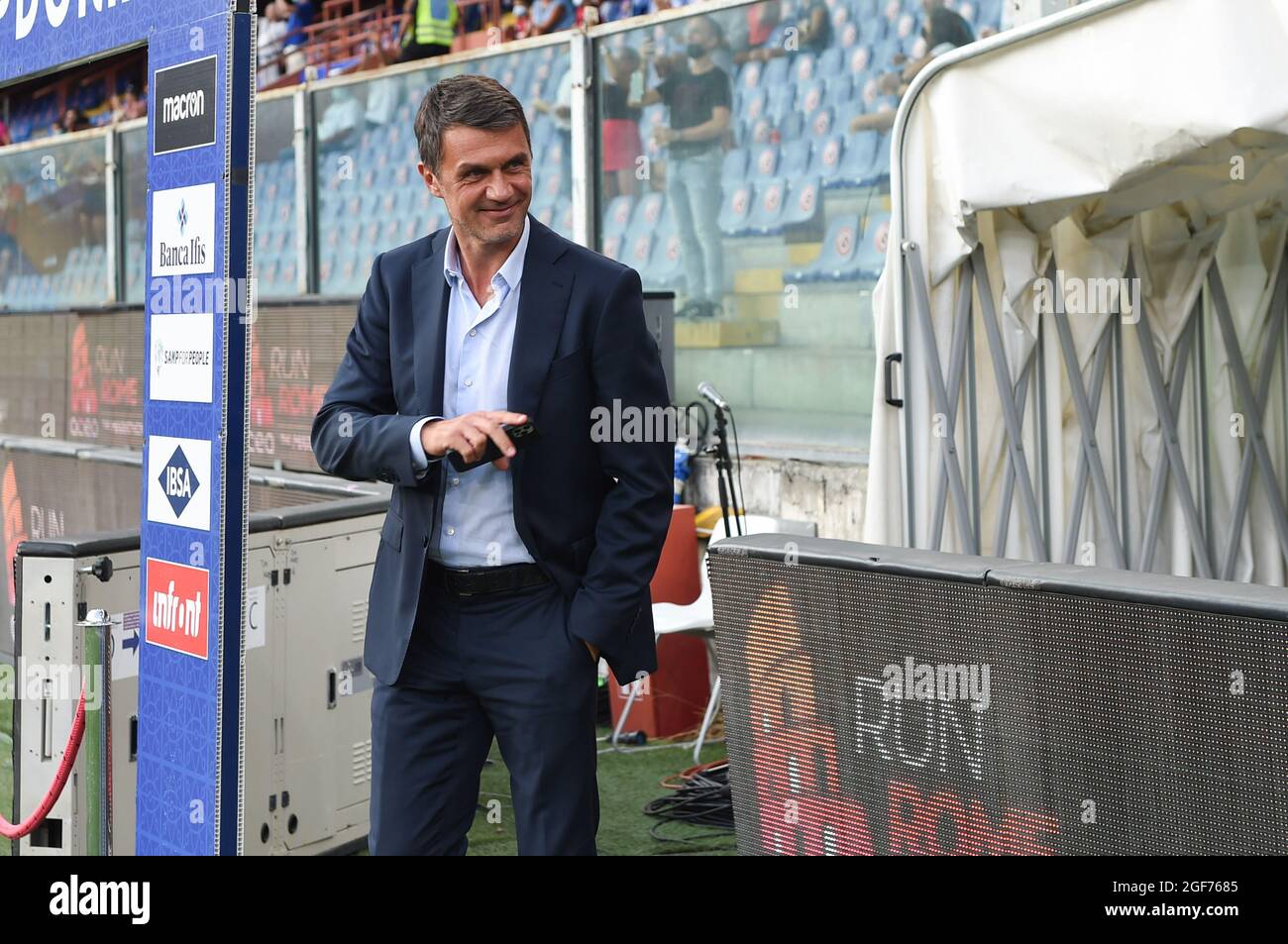 Italian paolo maldini ac milan hi-res stock photography and images - Alamy