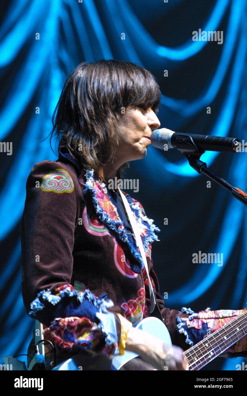 Chrissie Hynde, lead singer of The Pretenders, singing in concert at ...