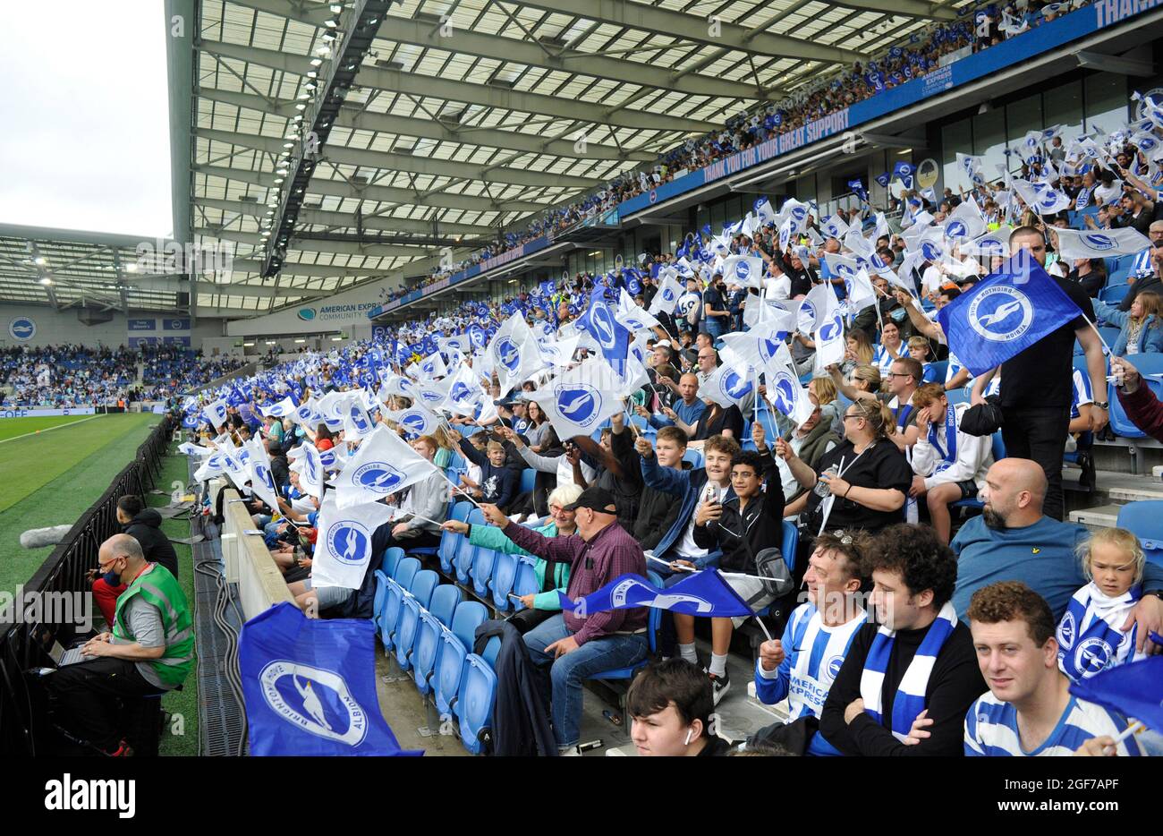 Football fans uk flags stadium hi-res stock photography and images - Alamy