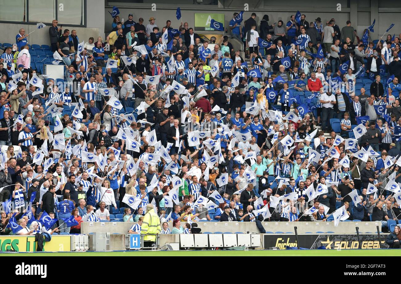 English premier league fans hi-res stock photography and images - Alamy