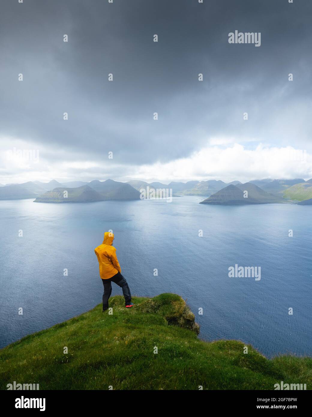 Person looking at the sea hi-res stock photography and images - Alamy