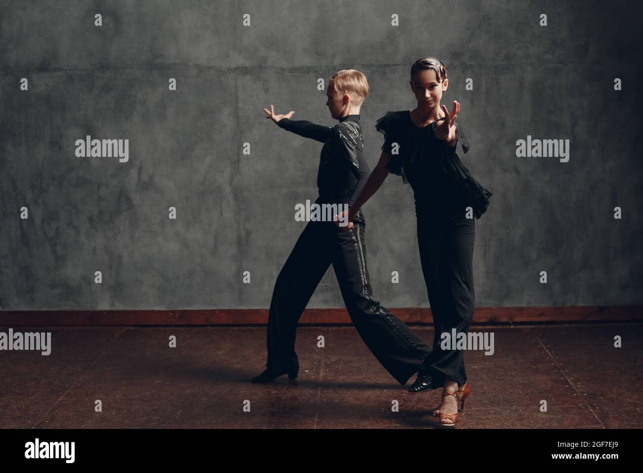 Professional Dance Couple High Resolution Stock Photography and Images ...