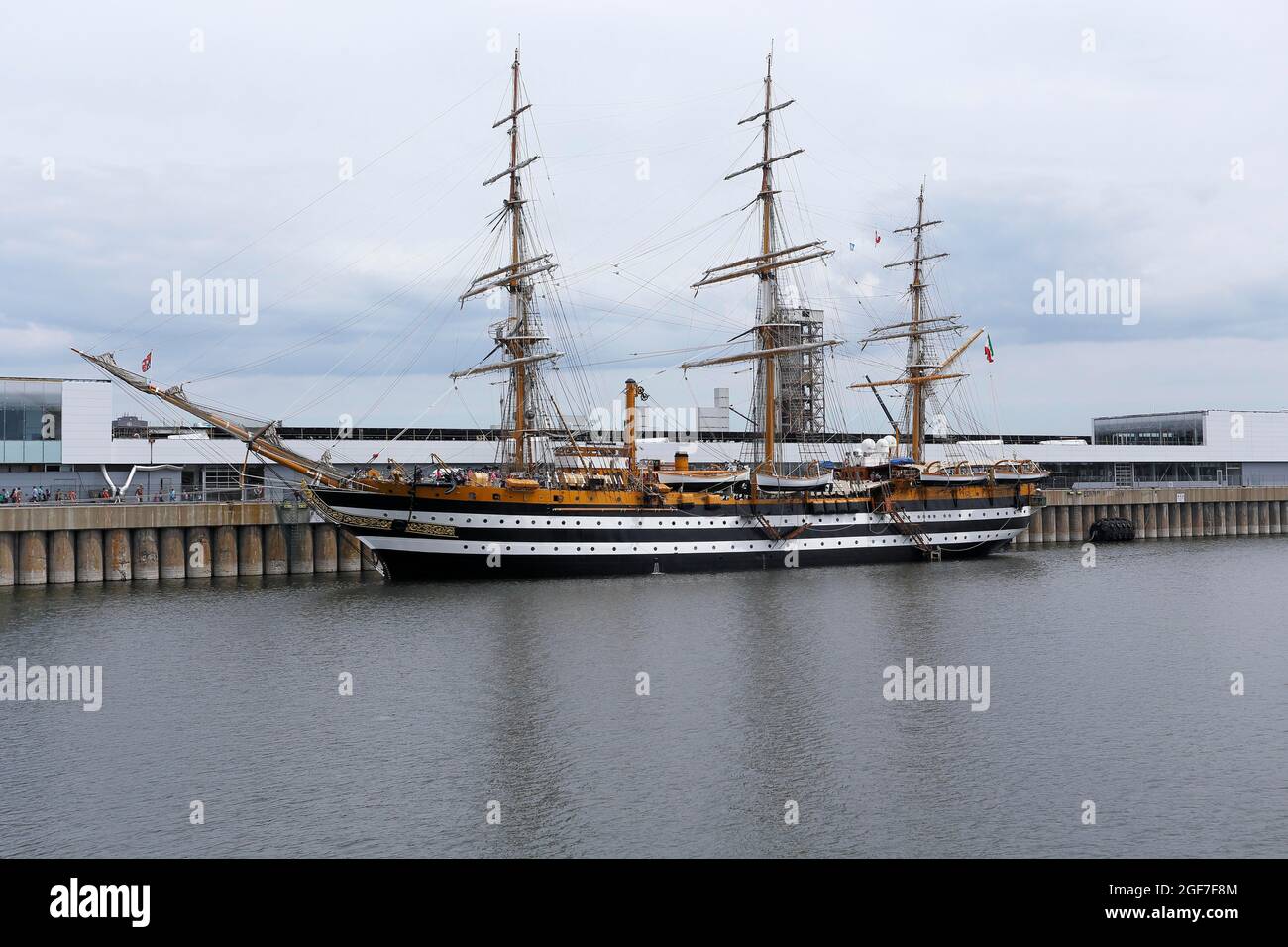 Three-master sailing boat, Old Port, Montreal, Province of Quebec ...