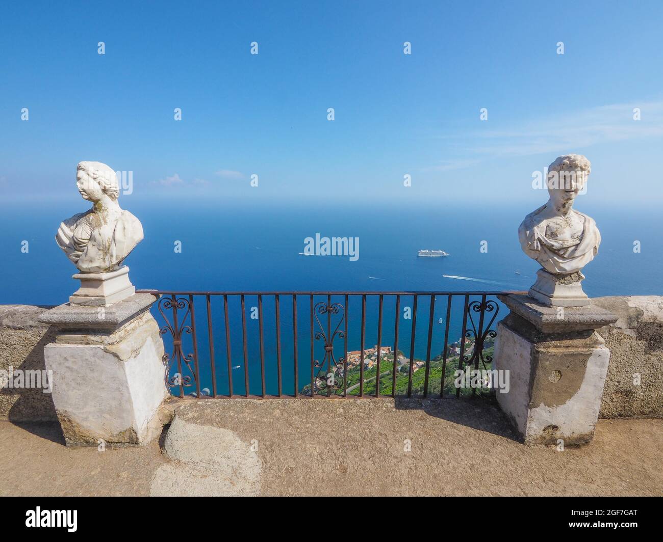 Marble busts on the Terrazza dell'Infinito of Villa Cimbrone, Ravello ...