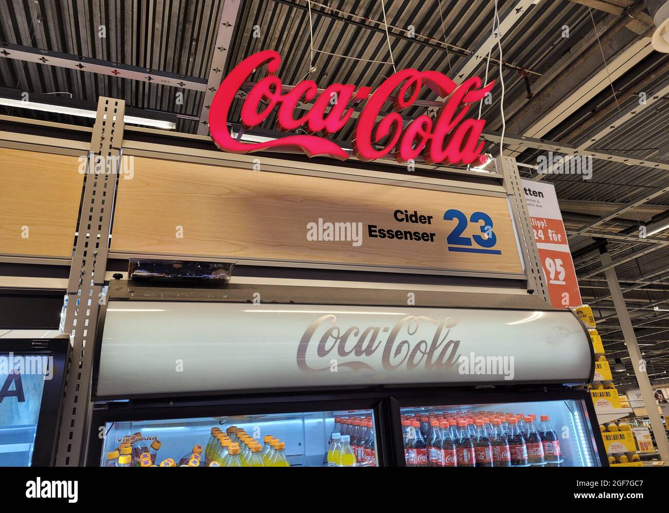 Coca cola signs hi-res stock photography and images - Alamy