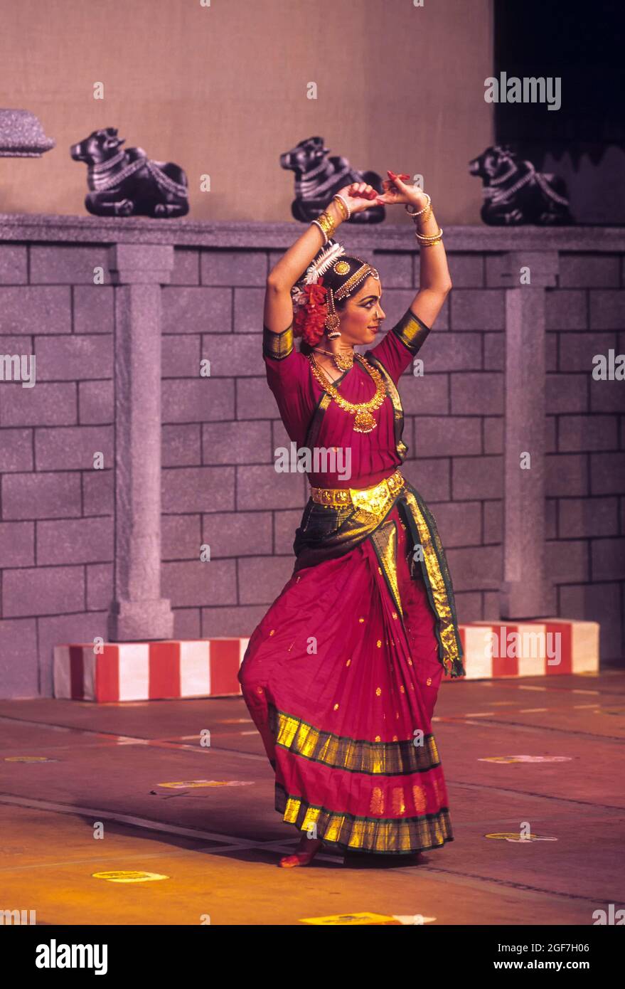 Bharatnatyam, Classical dance in Nataraja Temple at Perur in Coimbatore ...