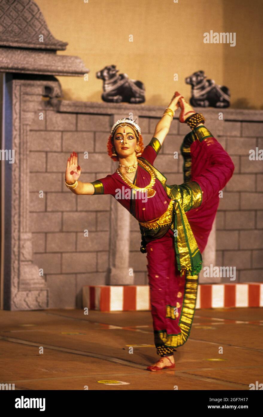 Bharatnatyam, Classical dance in Nataraja Temple at Perur in Coimbatore ...