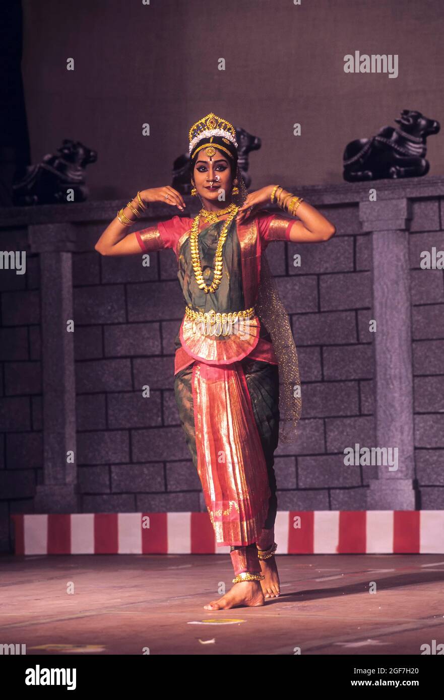 Bharatnatyam, Classical dance in Nataraja Temple at Perur in Coimbatore ...