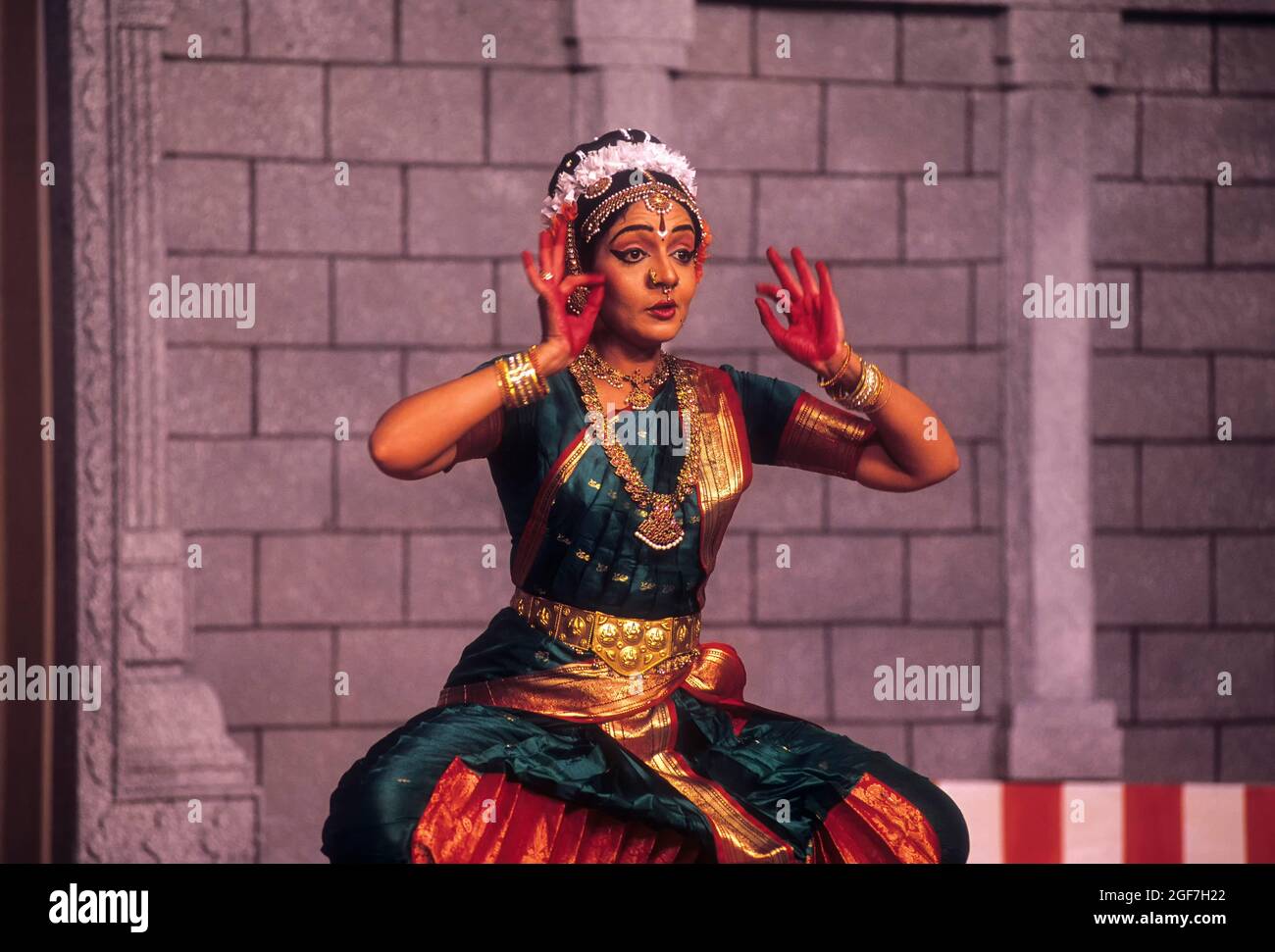 Bharatnatyam, Classical dance in Nataraja Temple at Perur in Coimbatore ...