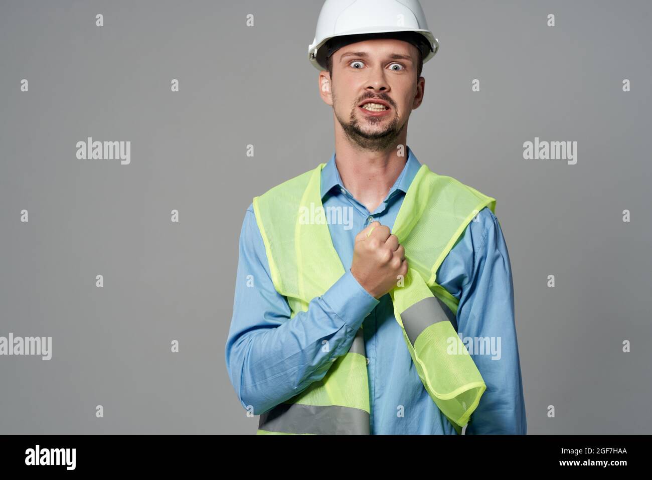 Builders hat cutout hi-res stock photography and images - Alamy