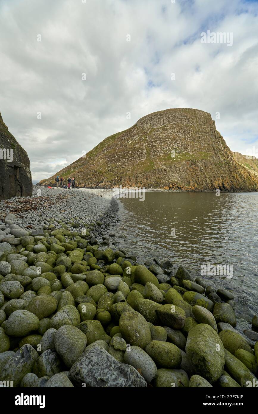 Rocky isthmus joining Garbh Eilean and Eileen an Taighe in the Shiant ...