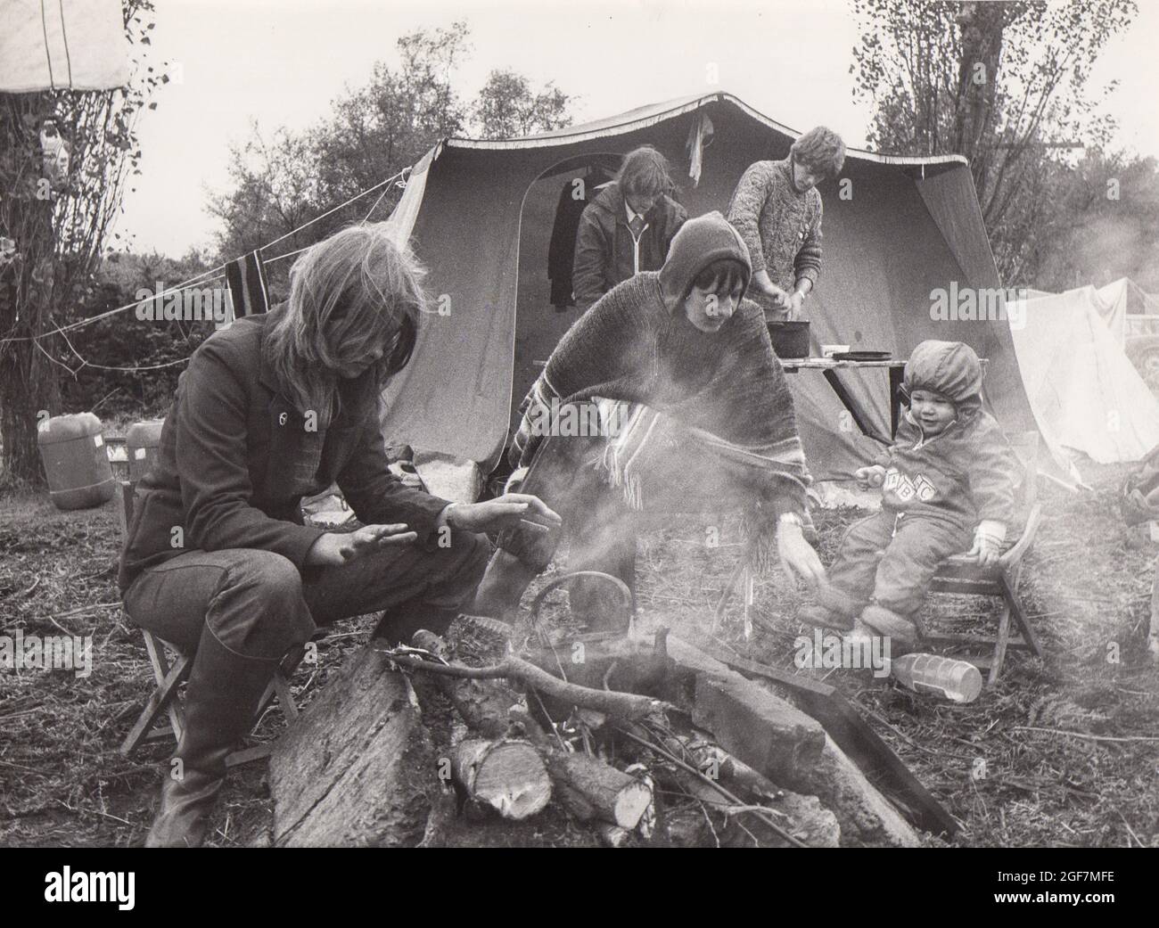 Women and mens peace camp hi-res stock photography and images - Alamy