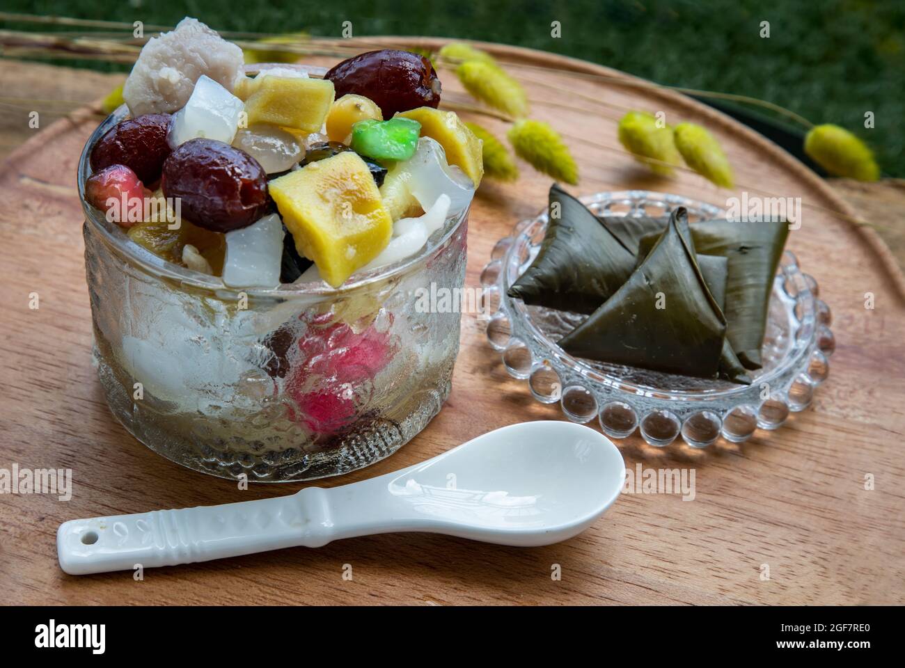Traditional chinese iced sweet dessert is delicious here are many ...