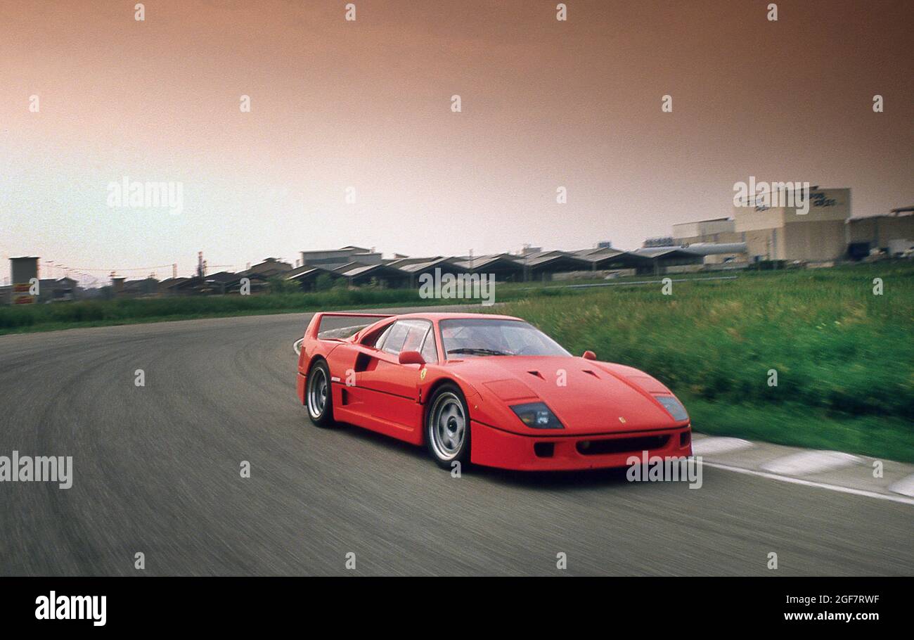 Ferrari f40 testing hi-res stock photography and images - Alamy