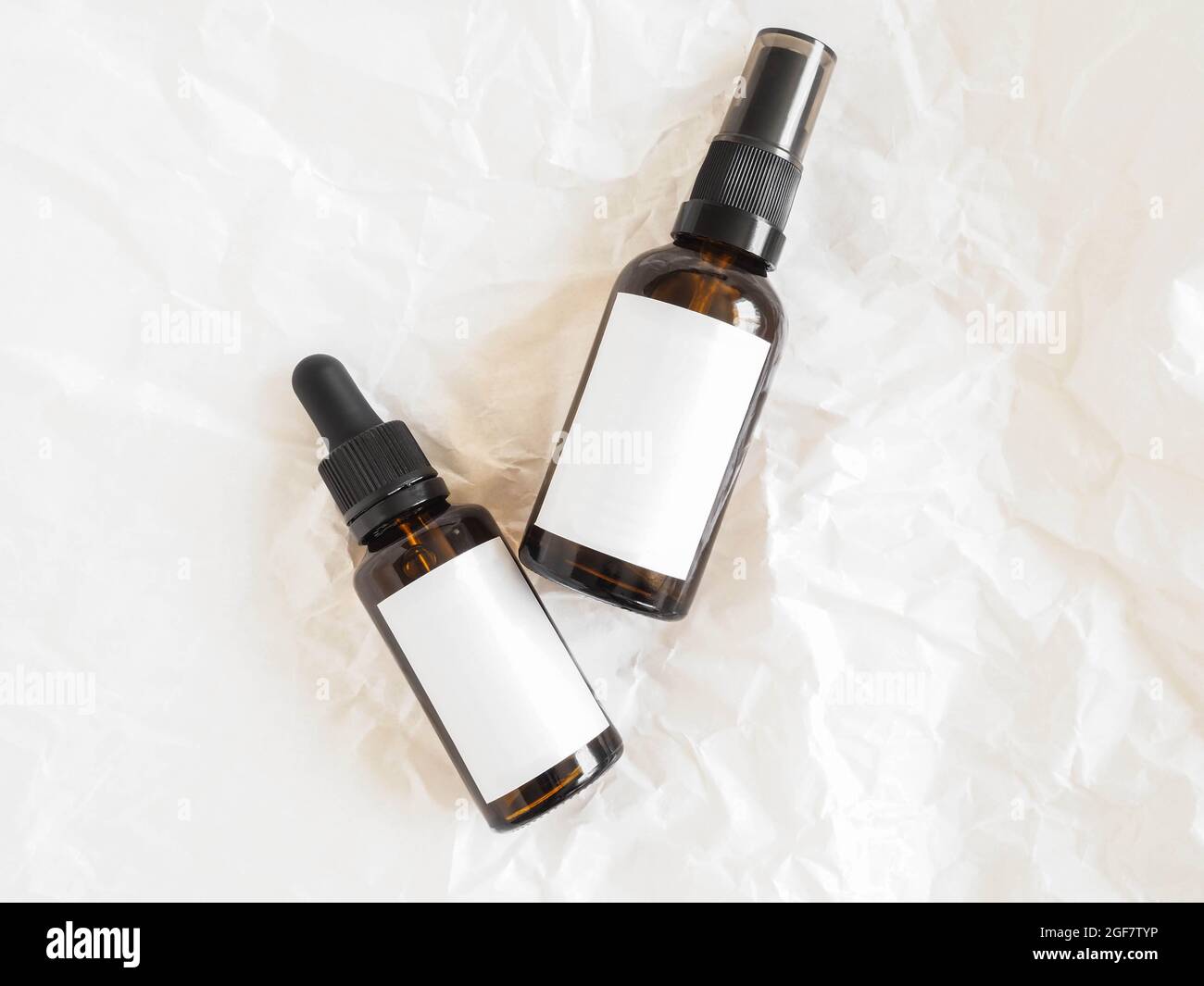 Amber medical bottles with labels hi-res stock photography and images ...