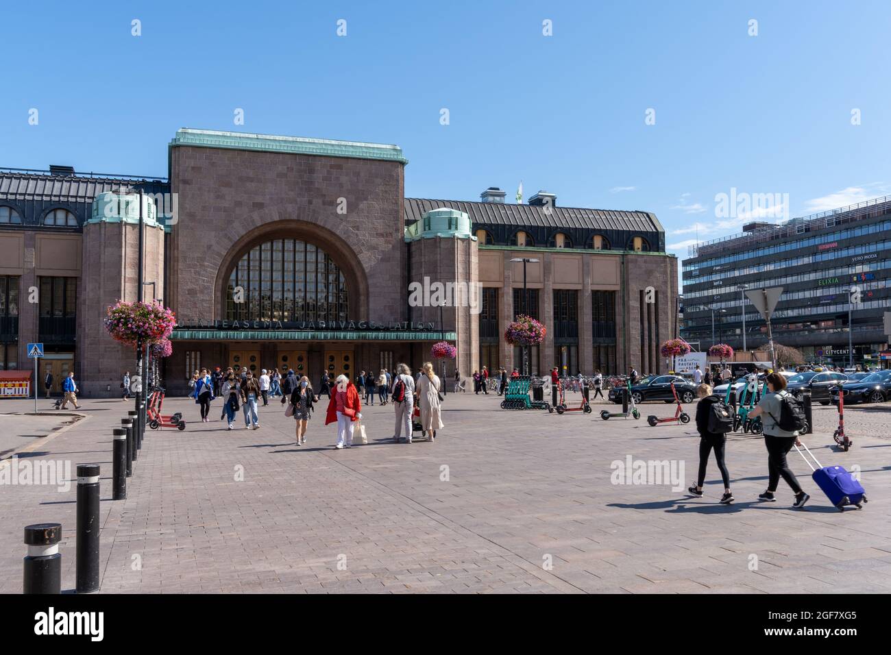 Helsinki, Finland: 4 August, 2021: many people travelling from and to ...