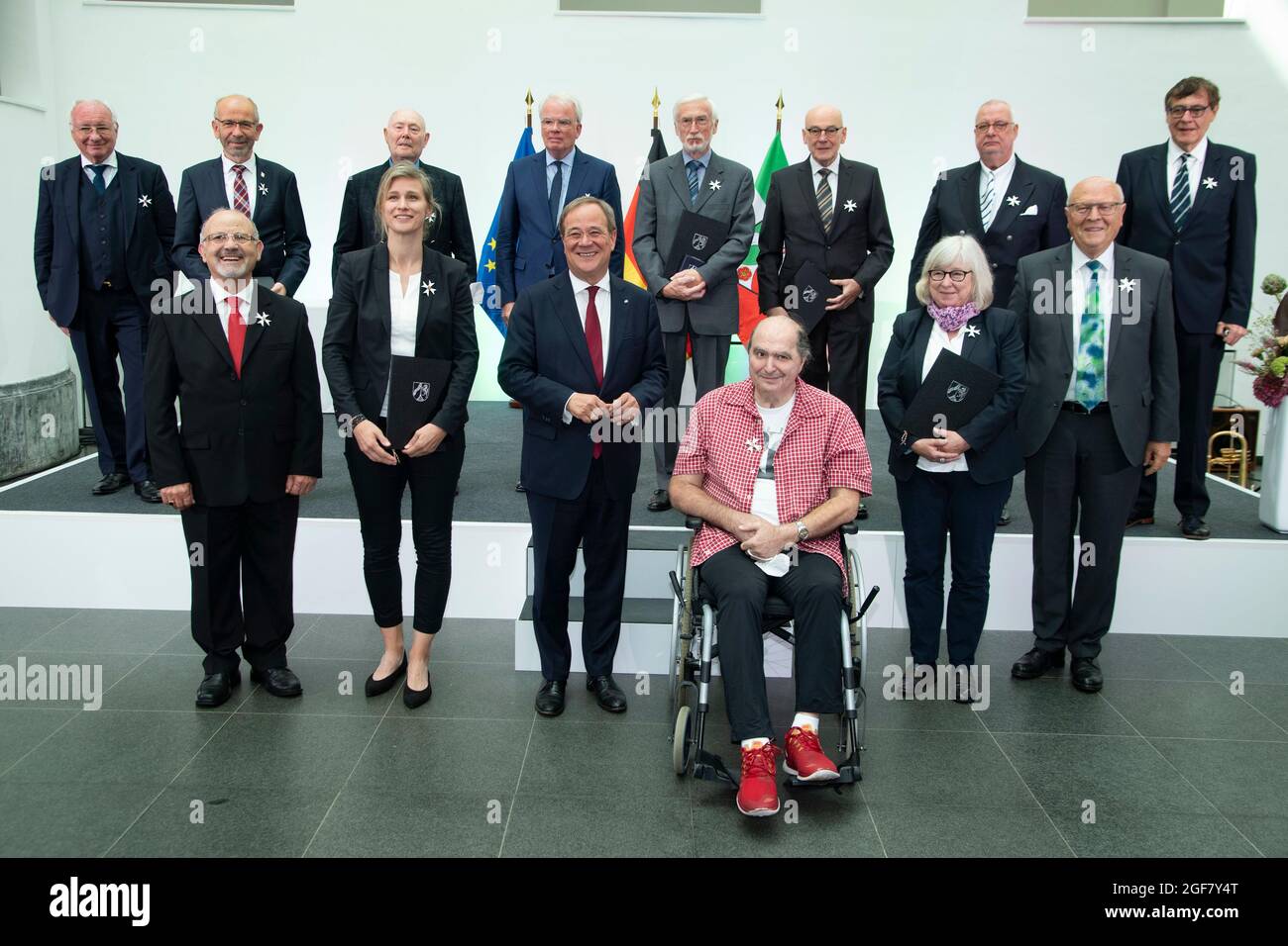 Dra ga hi-res stock photography and images - Alamy