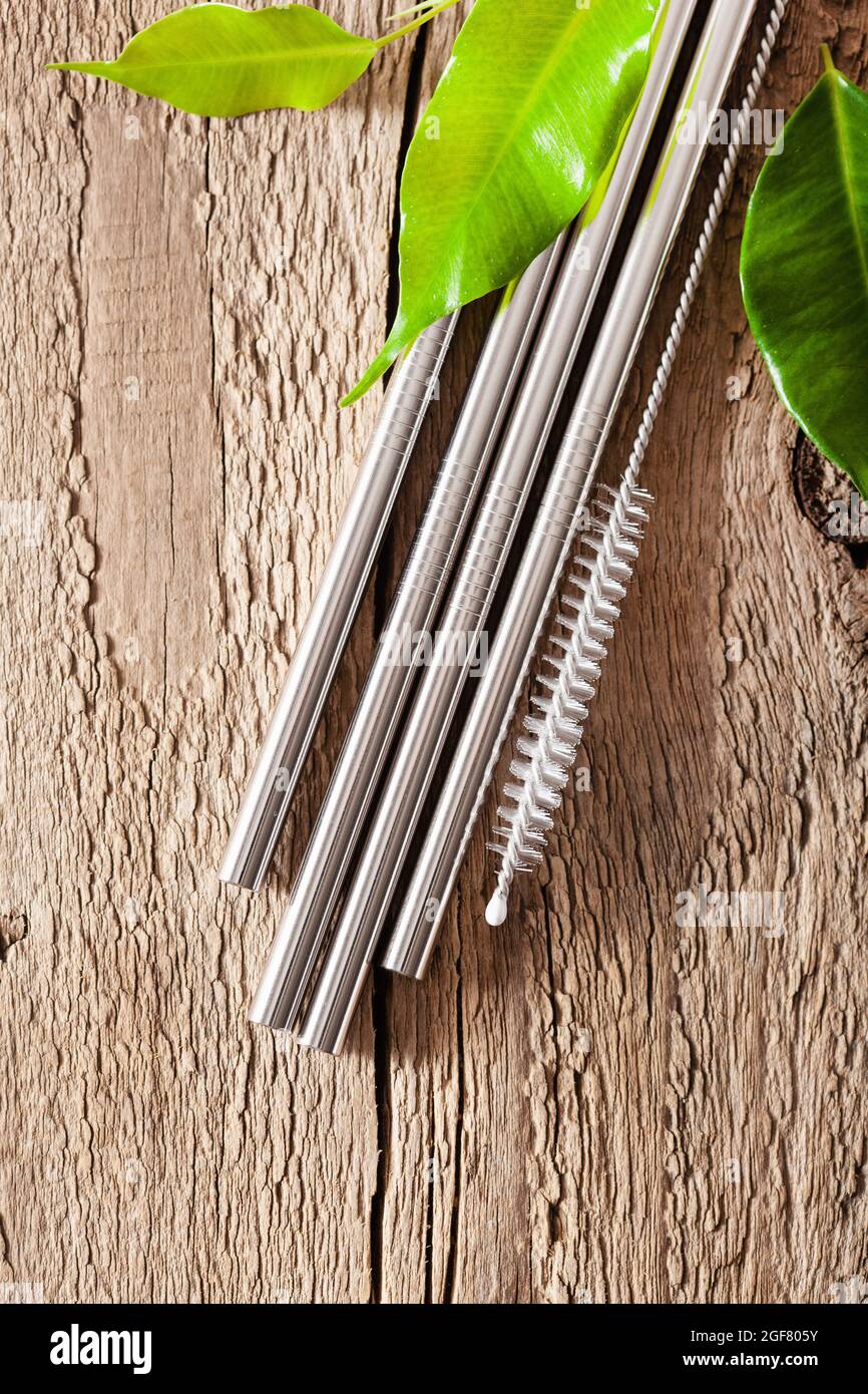eco-friendly reusable metal drinking straw. zero waste concept Stock ...