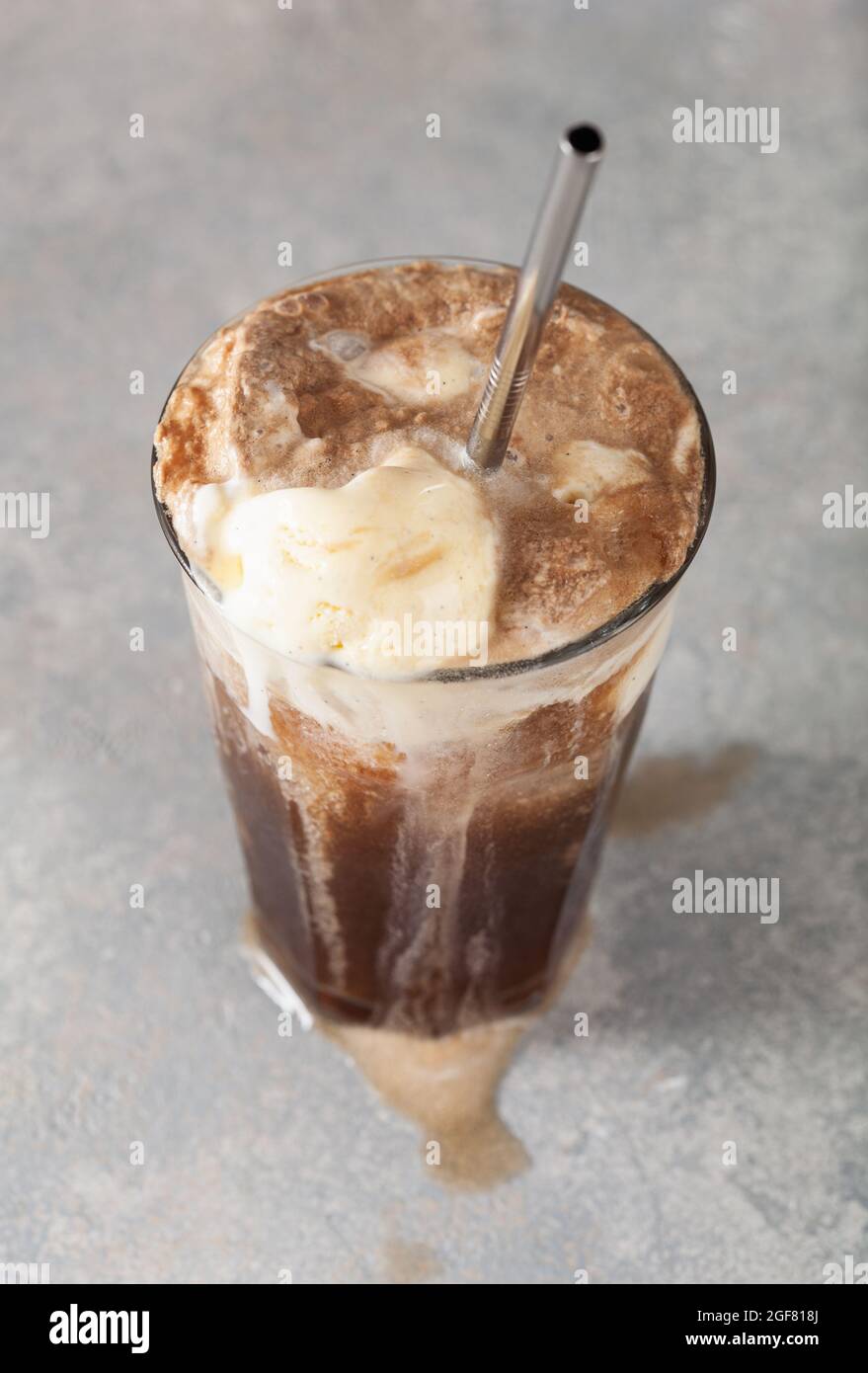american ice cream float with cola Stock Photo - Alamy