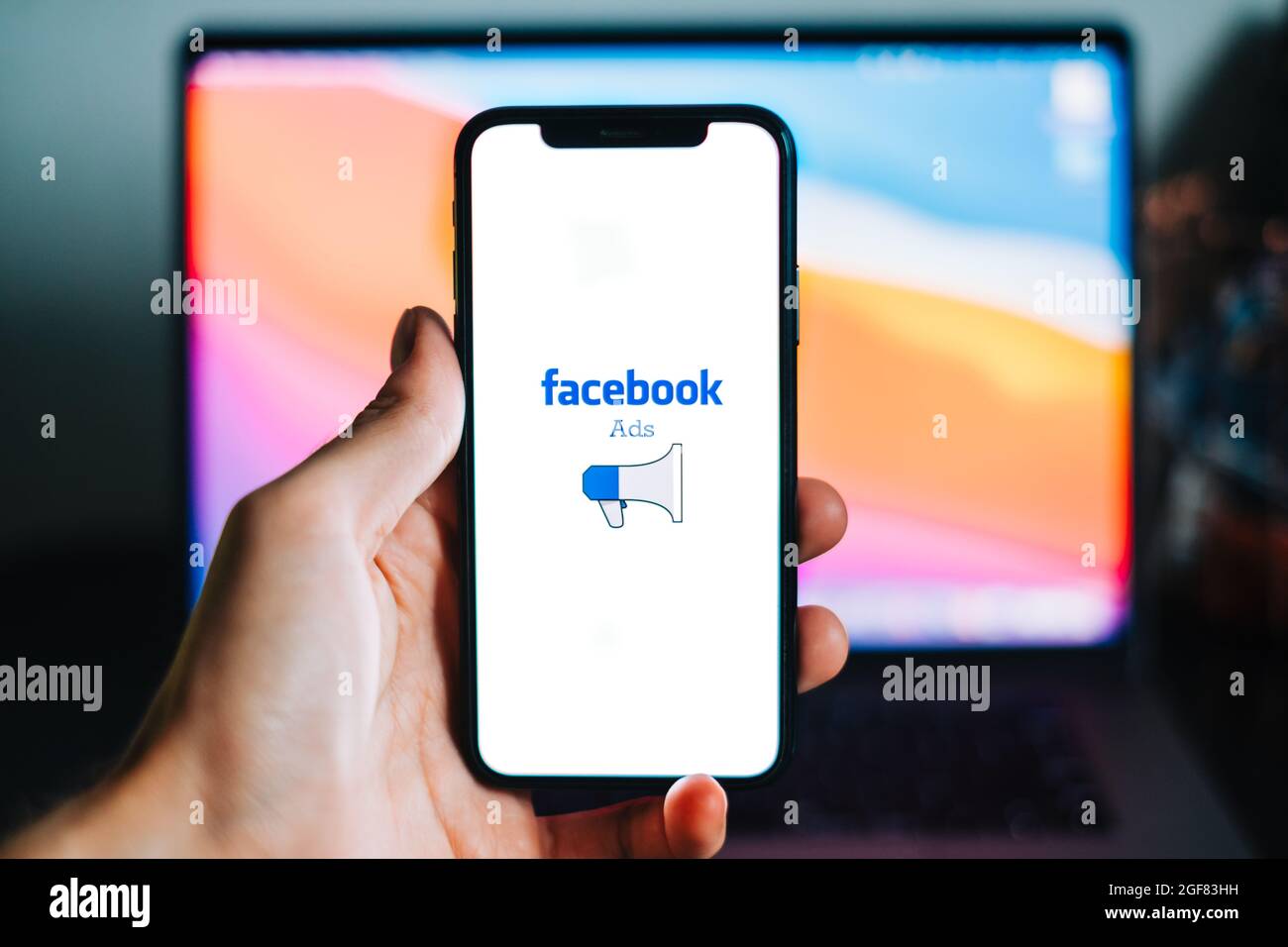 Facebook ads logo hi-res stock photography and images - Alamy