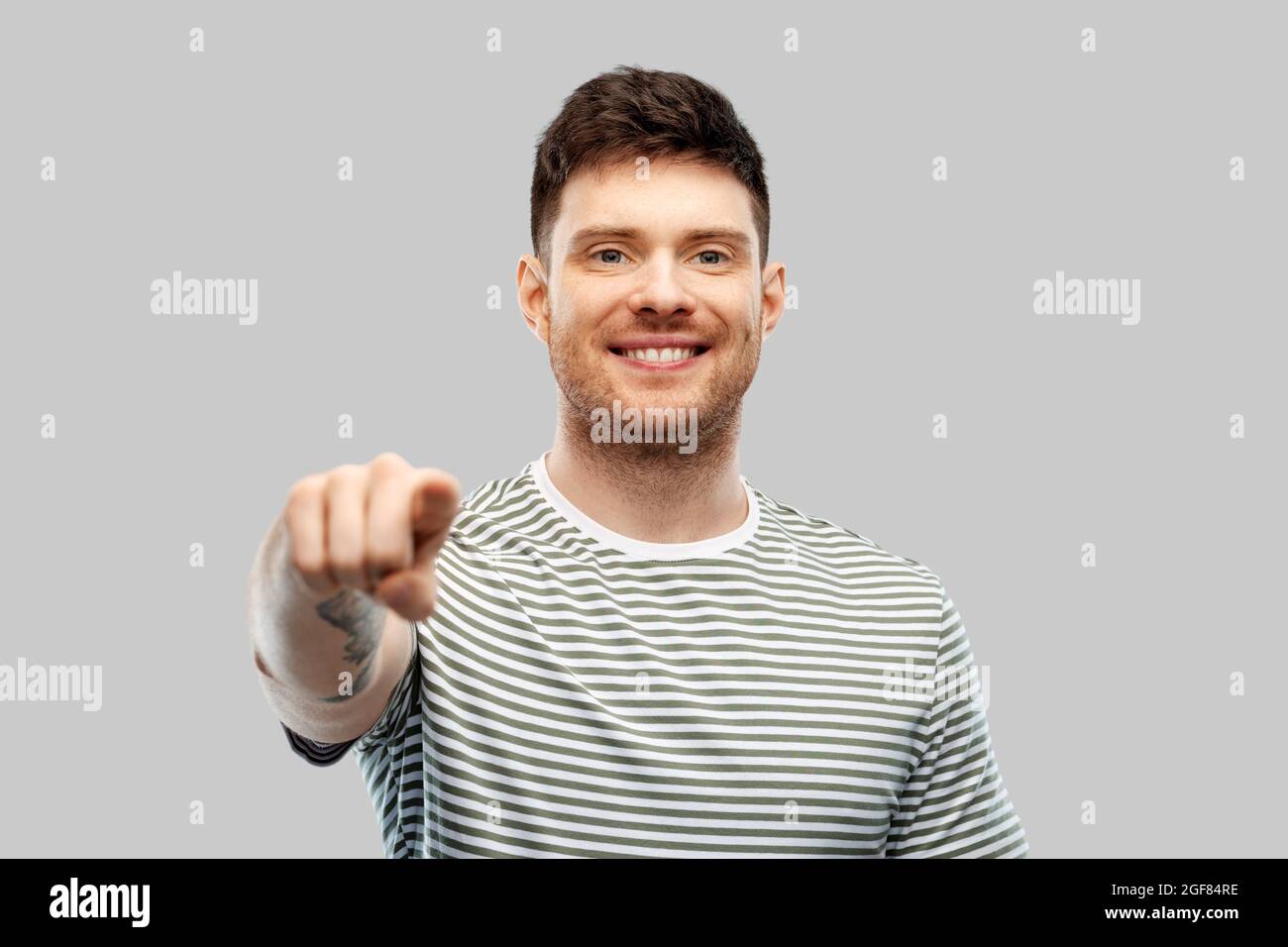 Man pointing in direction hi-res stock photography and images - Alamy