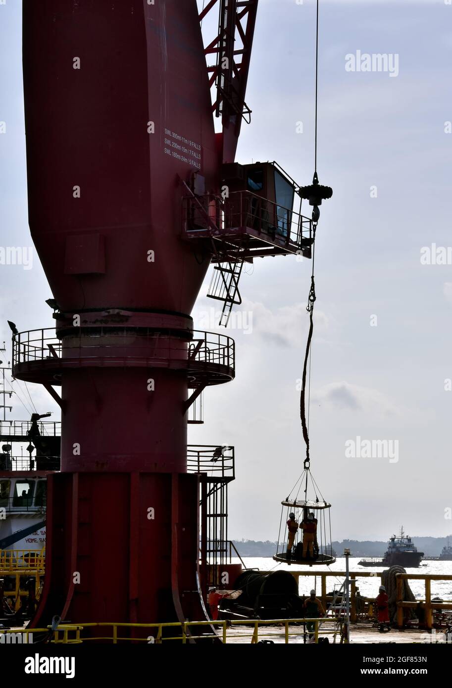 Offshore crew boat hi-res stock photography and images - Alamy