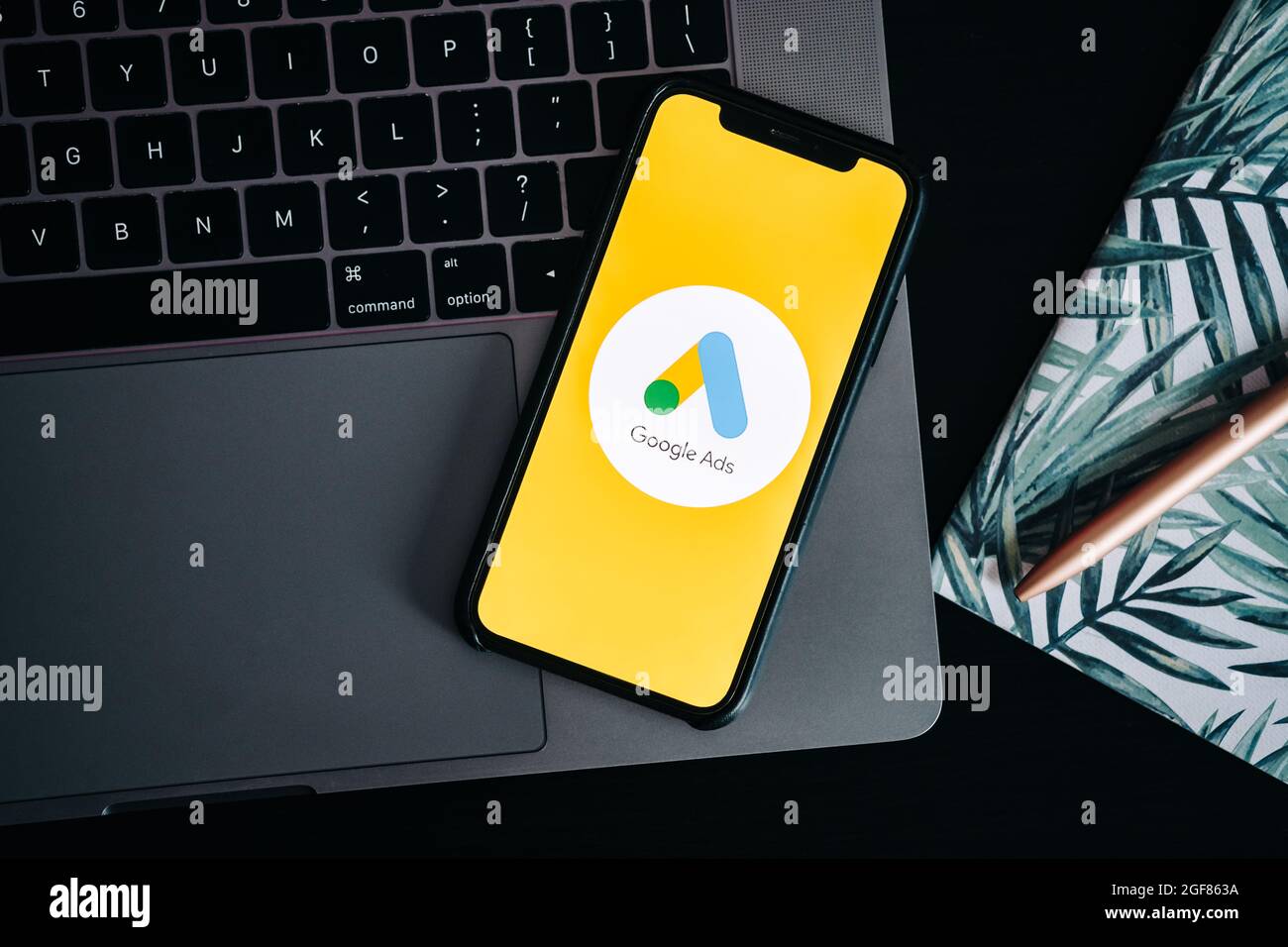 Google Ads logo on smartphone screen Stock Photo - Alamy