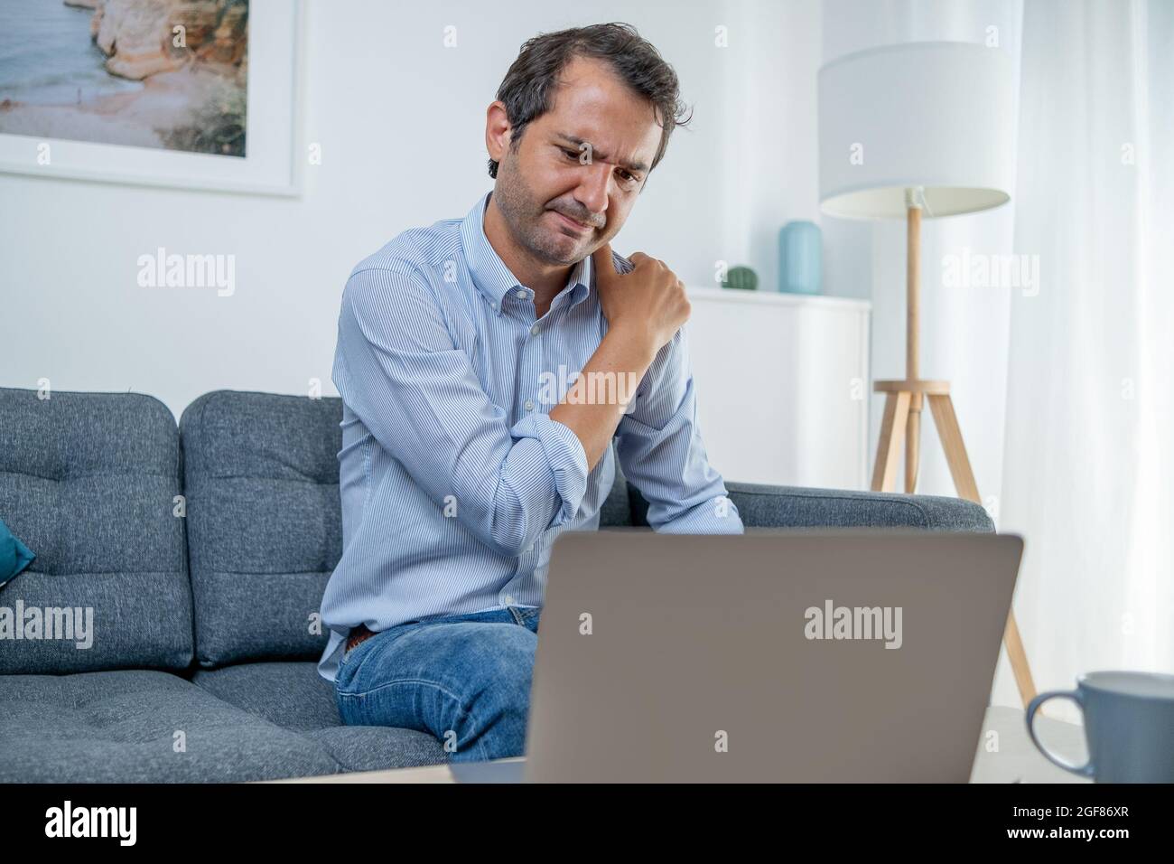 Ergonomic hand position hi-res stock photography and images - Alamy