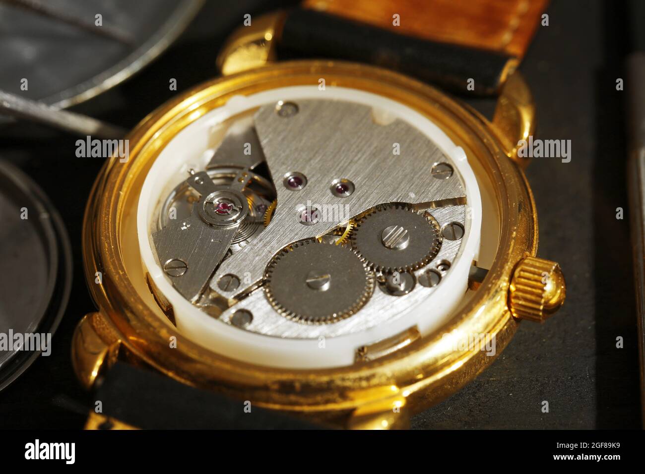 Mechanism of retro watch closeup Stock Photo - Alamy