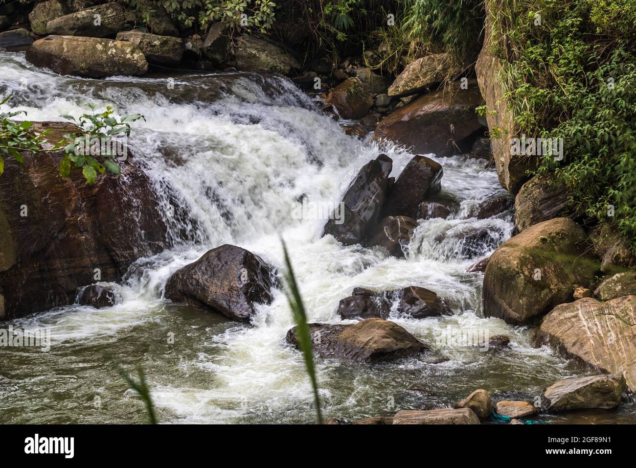 Beautiful waterfall in sri lanka hi-res stock photography and images ...