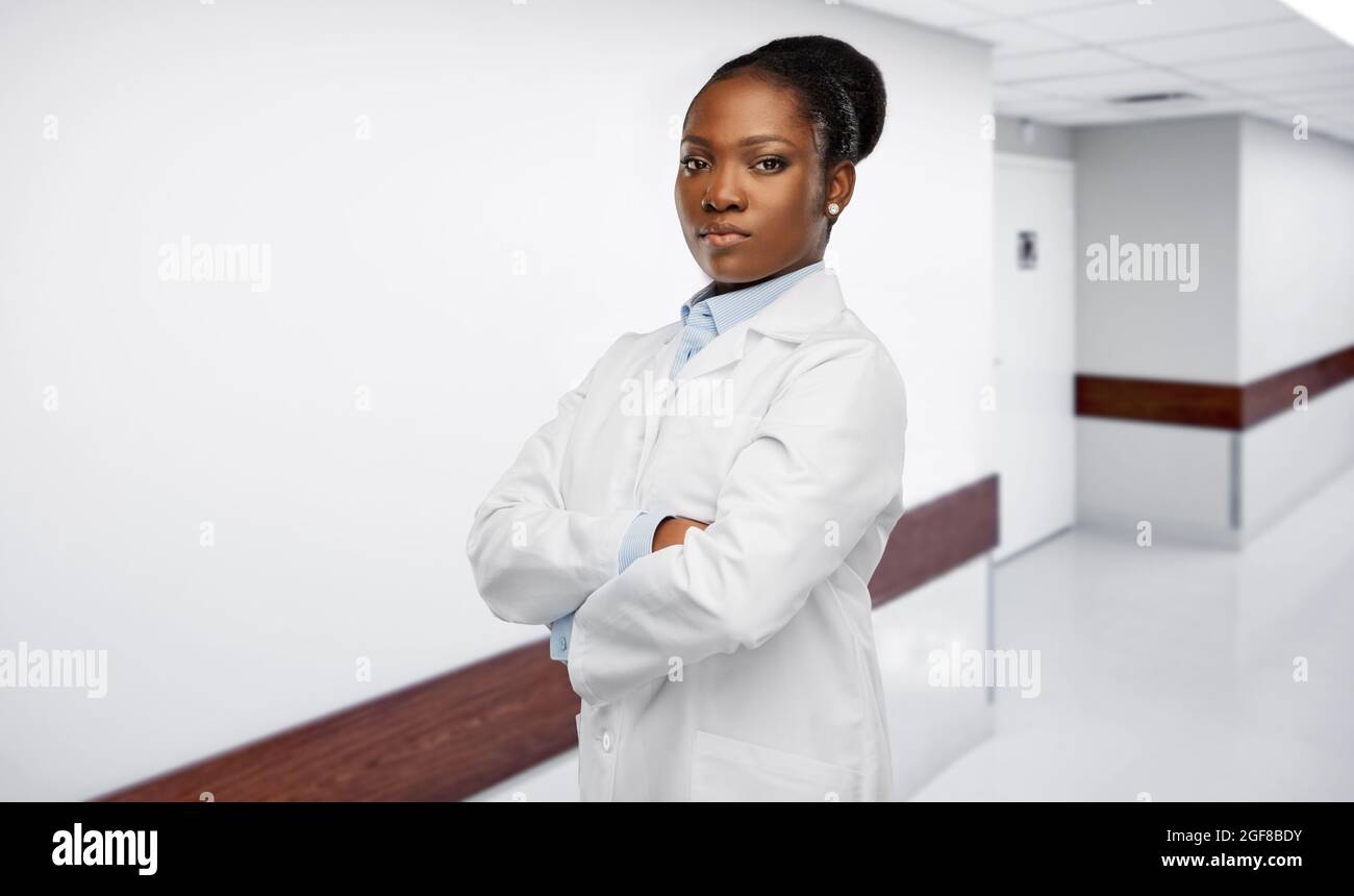 Beautiful african american woman doctor hi-res stock photography and ...