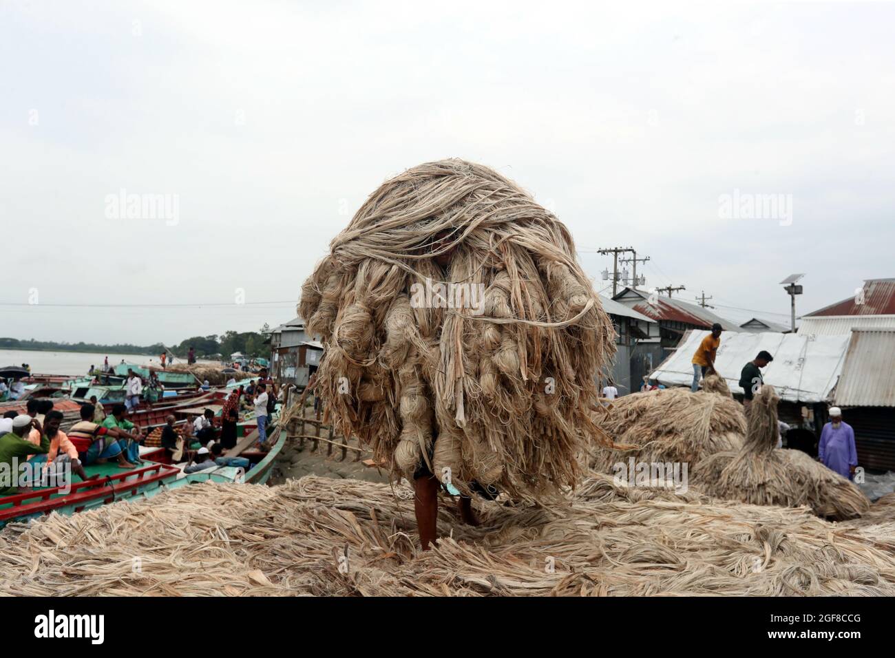 Jute boats hi-res stock photography and images - Alamy