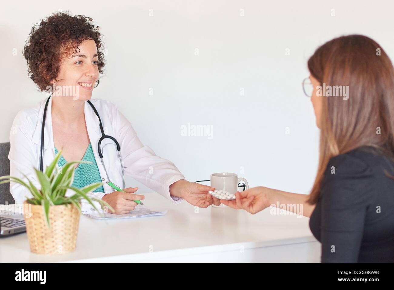 Prescribing treatment hi-res stock photography and images - Alamy