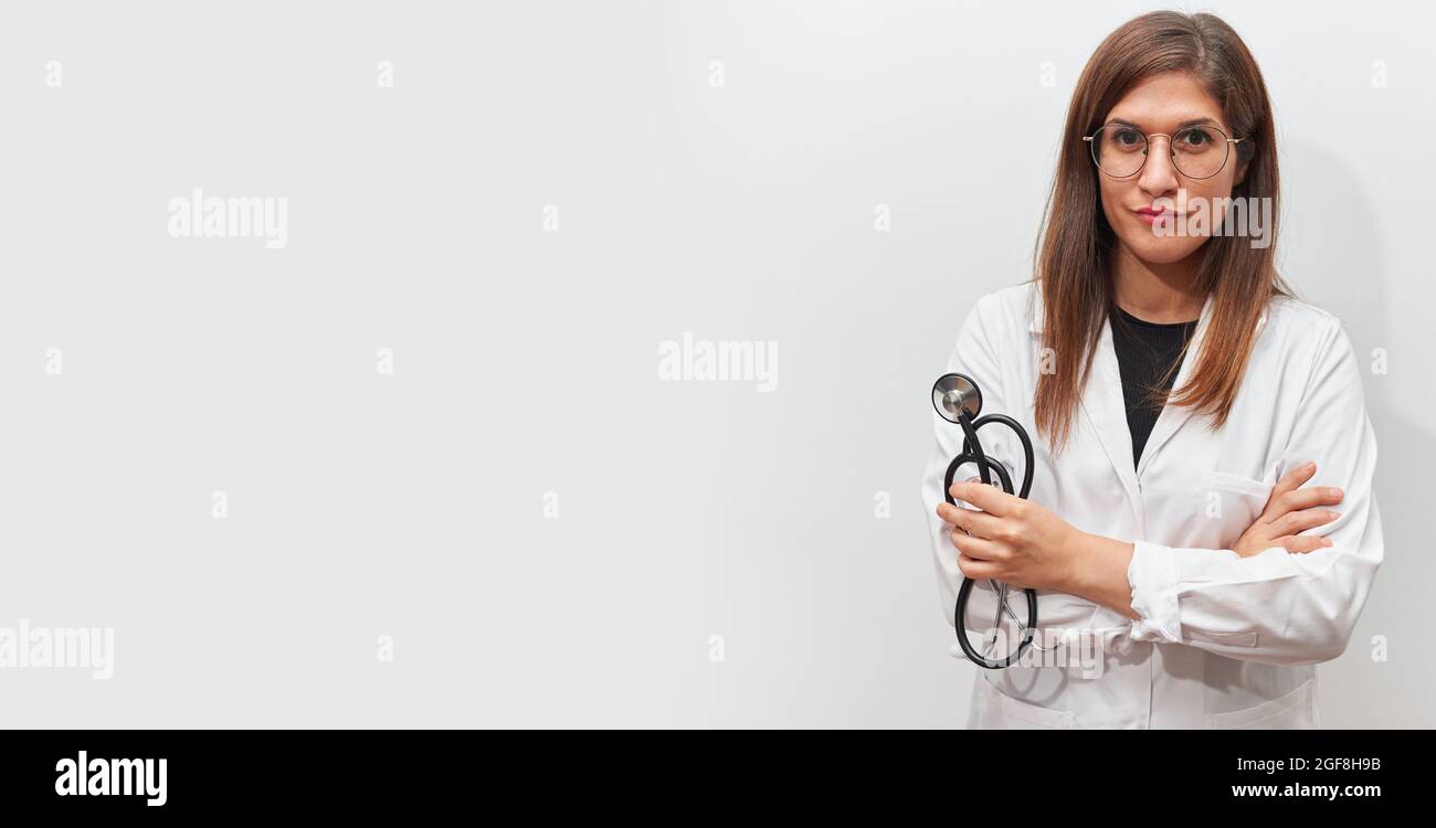 Doctor stethoscope arms hi-res stock photography and images - Alamy