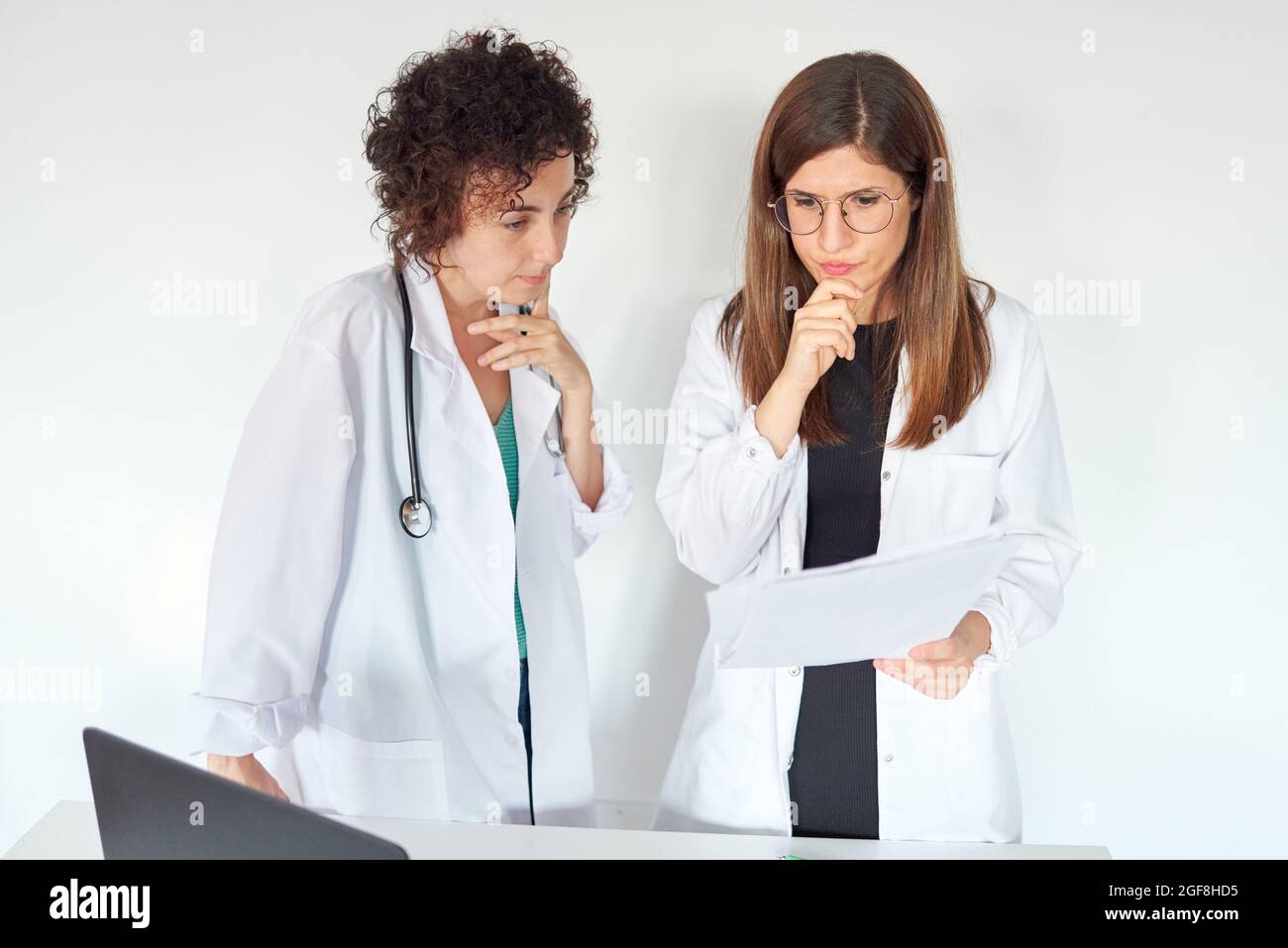 Hospital documents hi-res stock photography and images - Alamy