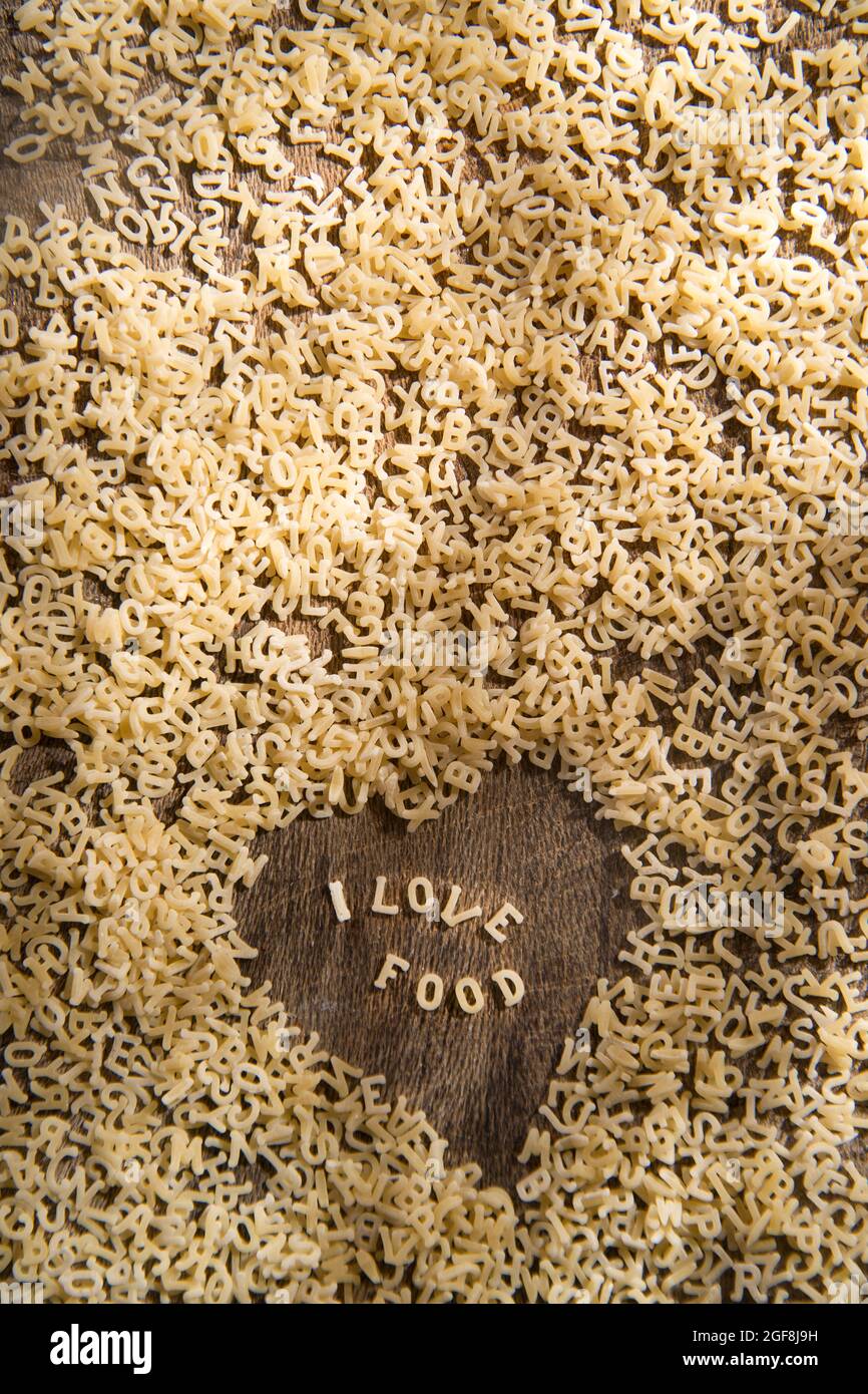 Pasta in the shape of letters of the alphabet to children's nutrition ...