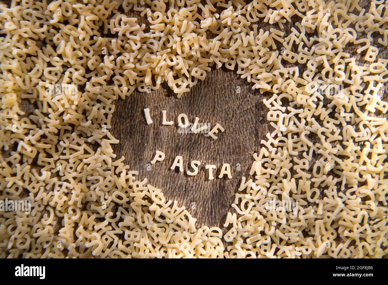 Pasta in the shape of letters of the alphabet to children's nutrition ...