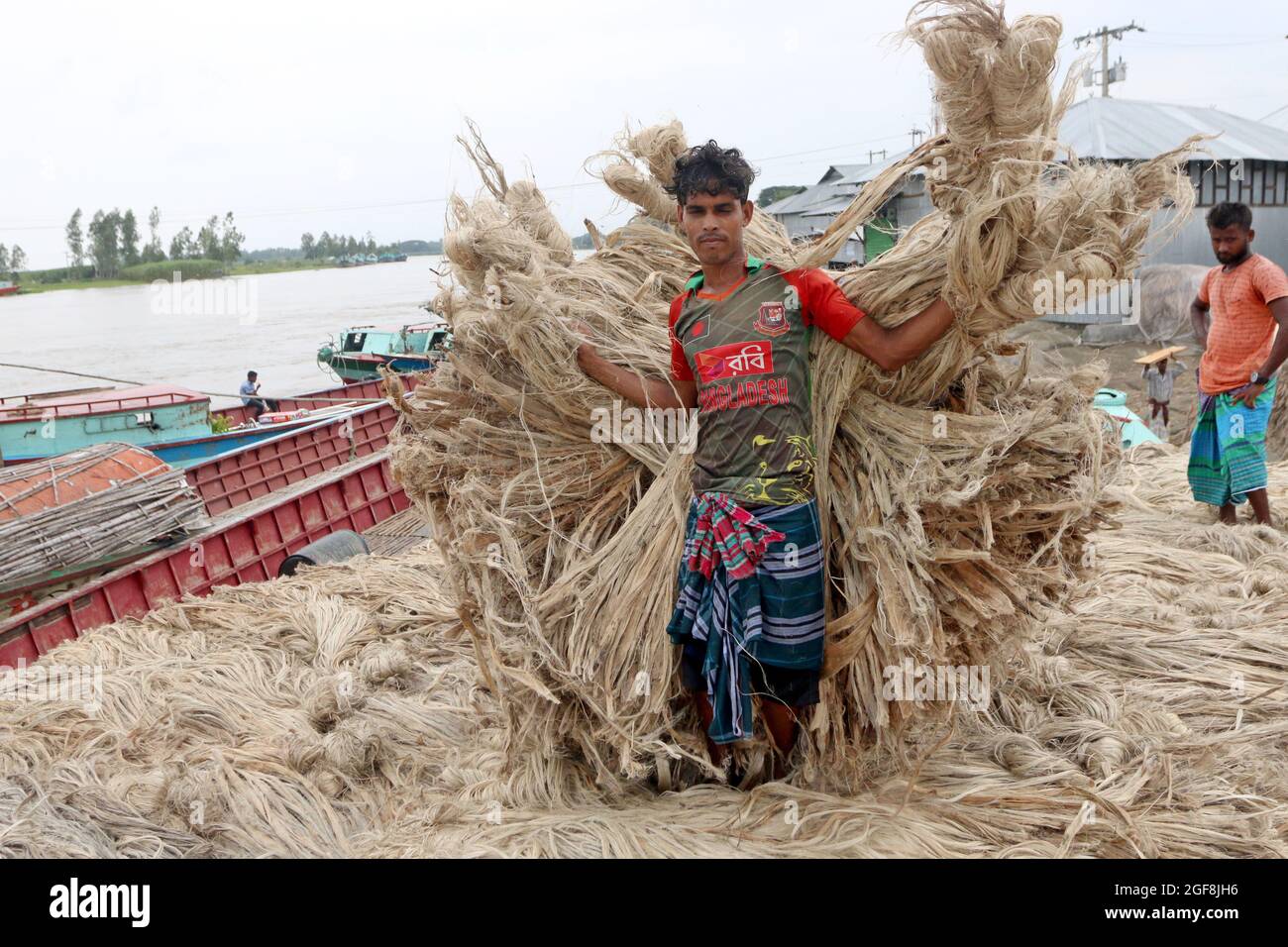 Jute boats hi-res stock photography and images - Alamy